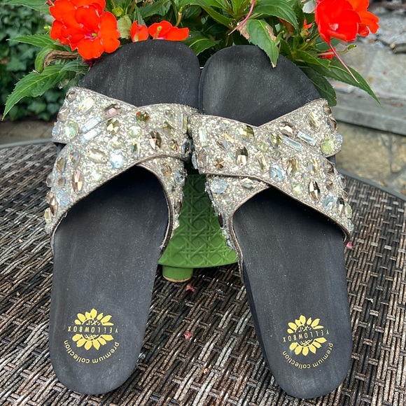 Yellow Box | Shoes | New Yellow Box Gold Glitter Sandals | Poshmark